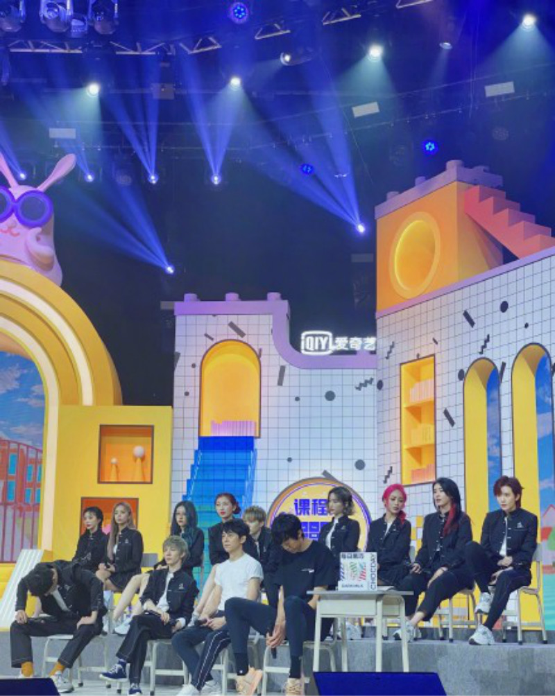 THE9《非日常派對》錄製現場來啦！我的媽！是A爆了的制服造型啊！！！ - epop - 就愛玩娛樂