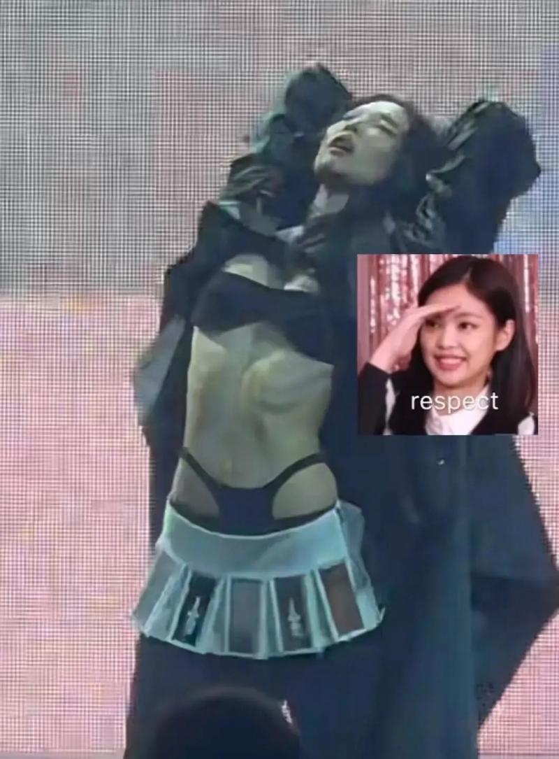 也太猛了！JENNIE美國演唱會造型尺度大開！深V露背真空上陣引熱議！ - epop - 就愛玩娛樂